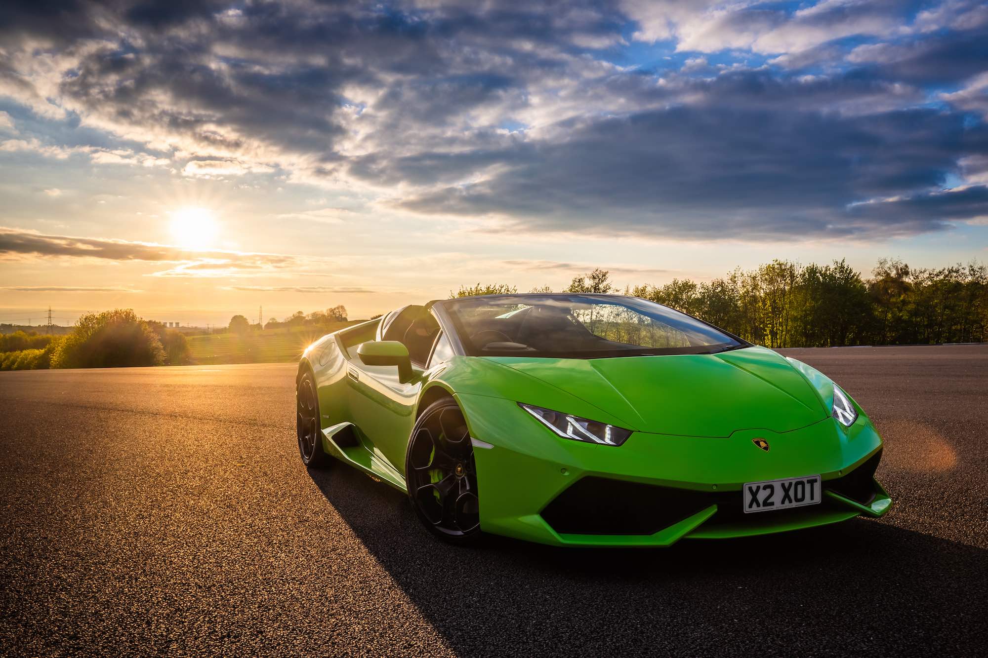 Lamborghini Huracán Spyder Review - Supercar Hire UK